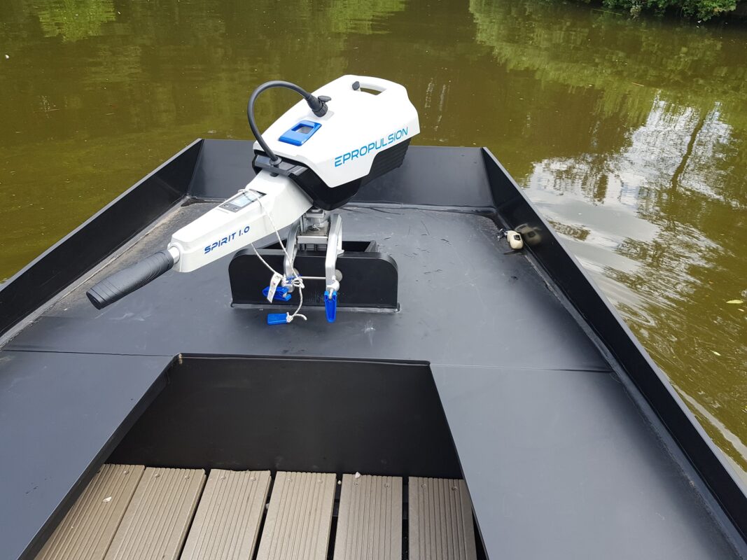 BVE400 kunststof boot | vlet - sloep - Kunststofboten